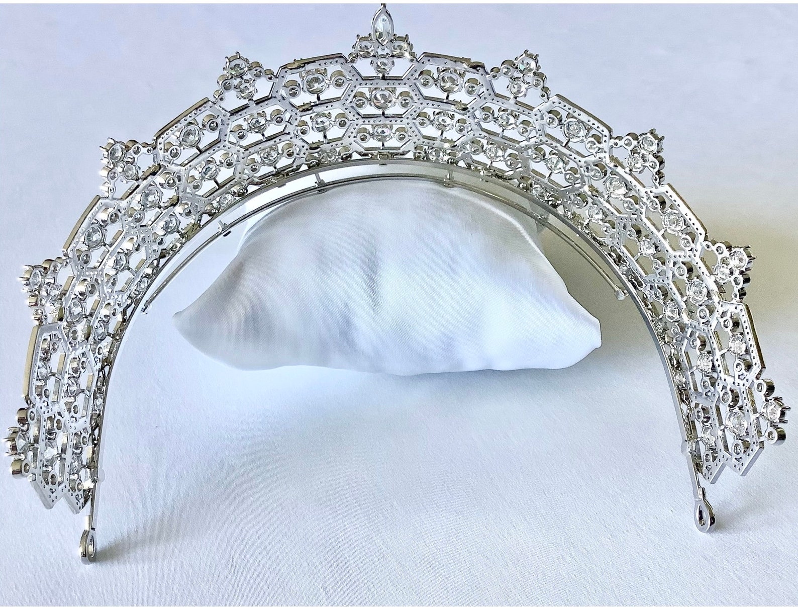 Greville Honeycomb Tiara Honeycomb tiara Style Royal Tiara Queen ...