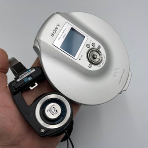 CD Mp3 Sony Walkman Cd Player Mp3 Player High End Works Perfect Discman ...