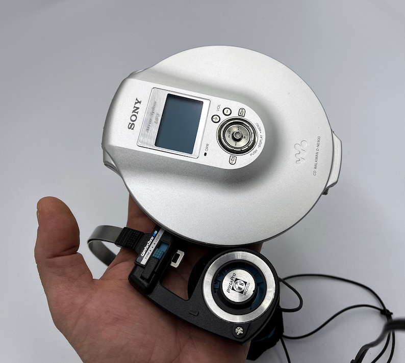 CD Mp3 Sony Walkman Cd Player Mp3 Player High End Works Perfect Discman ...