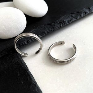 Mens Minimalist Thin Band Ring• Antique Silver Lines Ring• Mens Simple ...