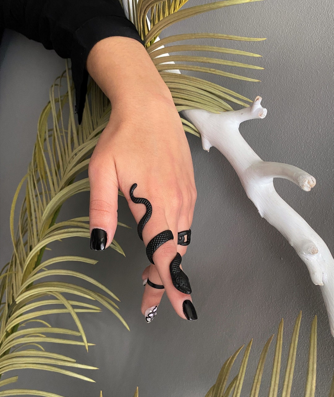 Black Statement Full Finger Snake Ring• Modern Rock Long Ring• Black ...