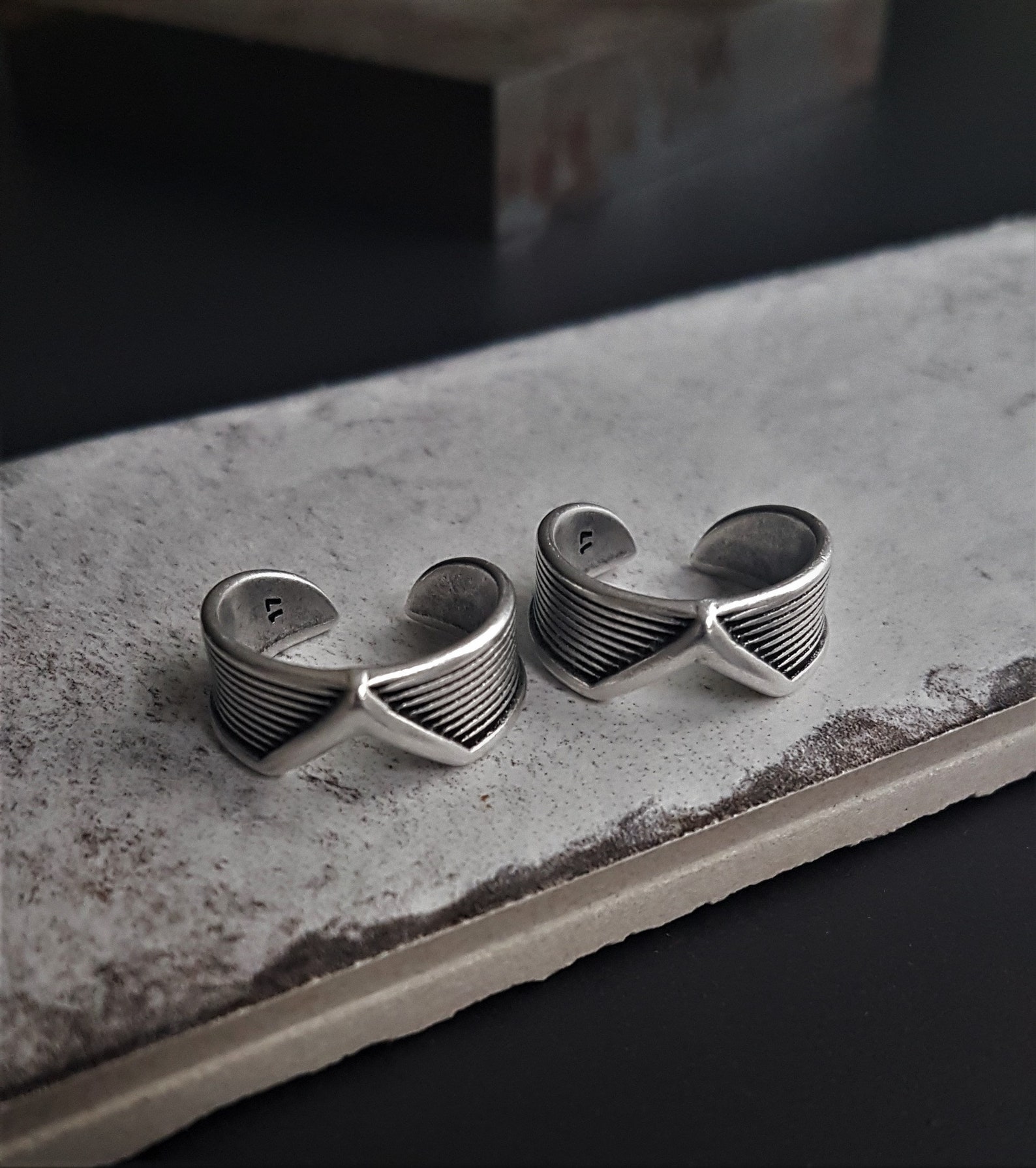 Antique Silver V Shape Ring Womens Engraved Lines Open Ring - Etsy