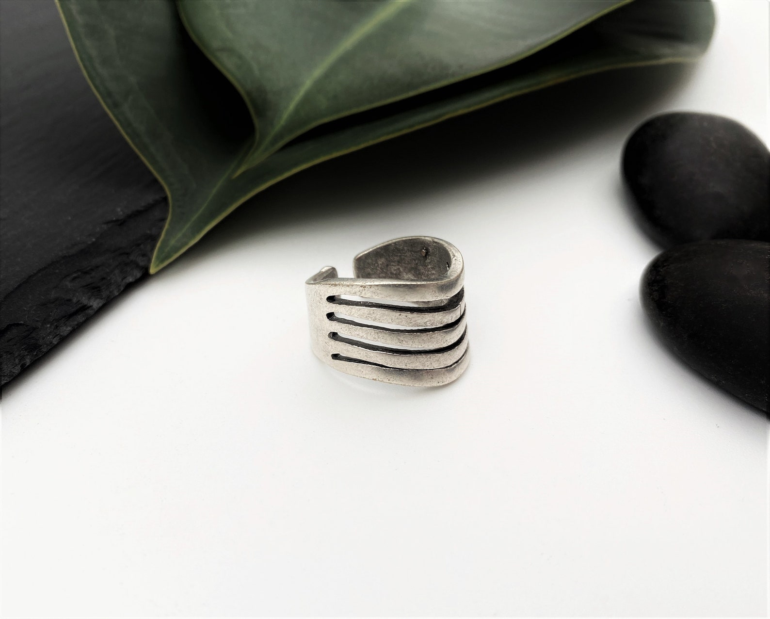 Antique Silver Lines Wavy Ring, Vintage Style Adjustable Wide Ring ...