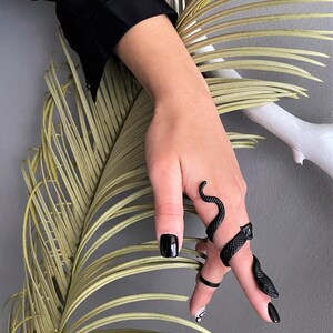 Black Statement Full Finger Snake Ring• Modern Rock Long Ring• Black ...