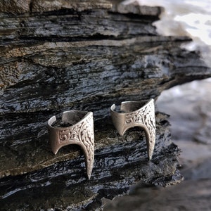 Silver Pointed Womens Ring, Vikings Spiked Ring, Engraved Sharp Ring ...