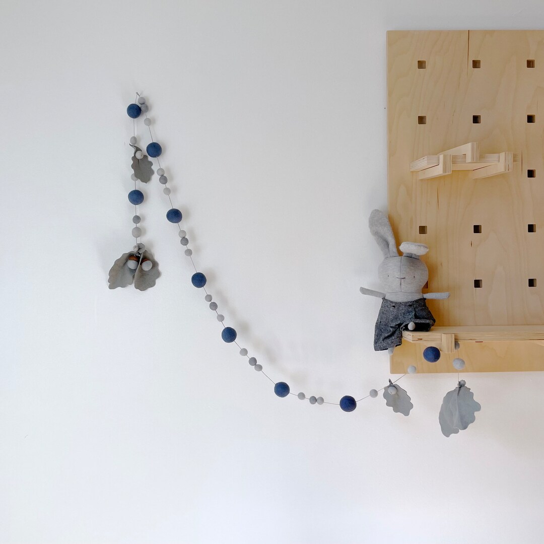Forest Garland With Oak Leaves and Cap Acorn Wool Felt Garland Hand ...