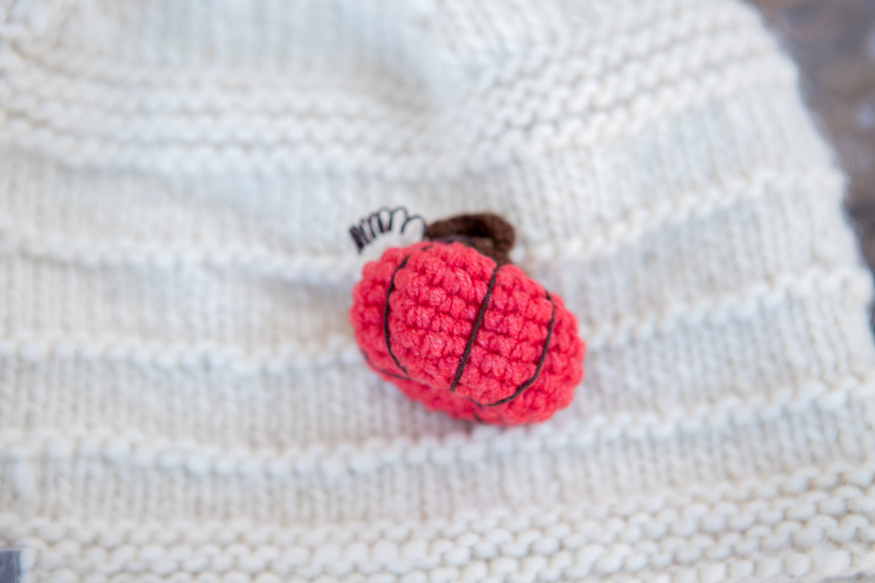 Pumpkin pin Cute Mini Crochet Pumpkin pin Autumn fall brooch | Etsy