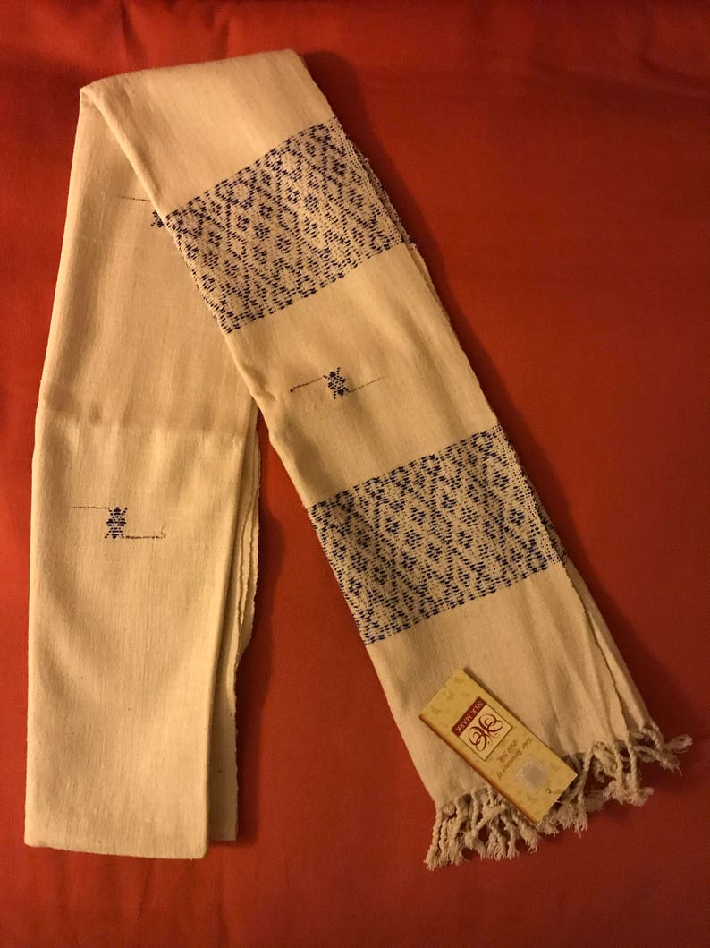 The 'sumla' Shawl in Ethical 'eri' Silk Handwoven - Etsy