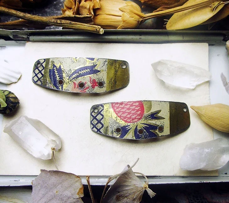 Floral Shield Charms - Etsy