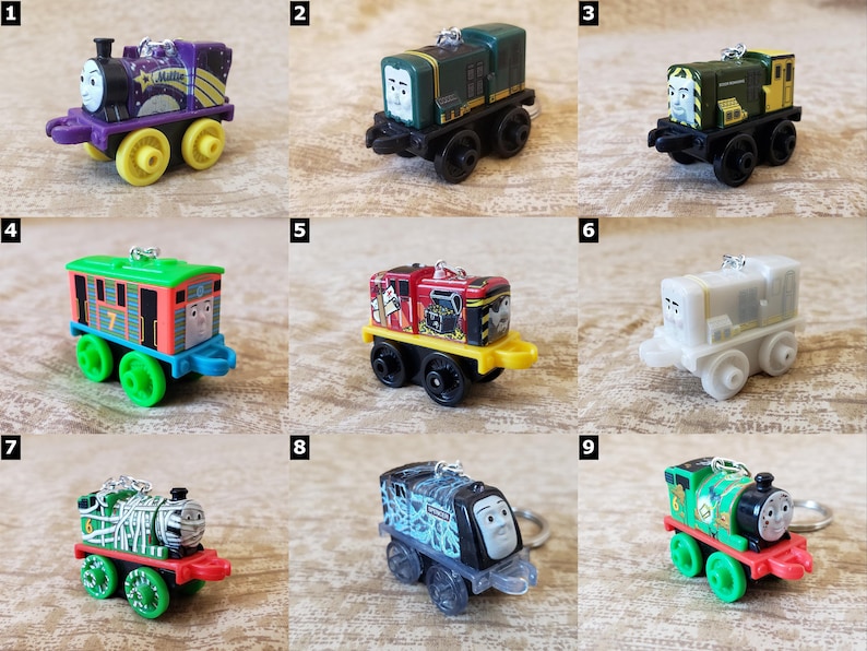 Thomas the Tank Engine Train Keychains - Thomas and Friends - Party ...