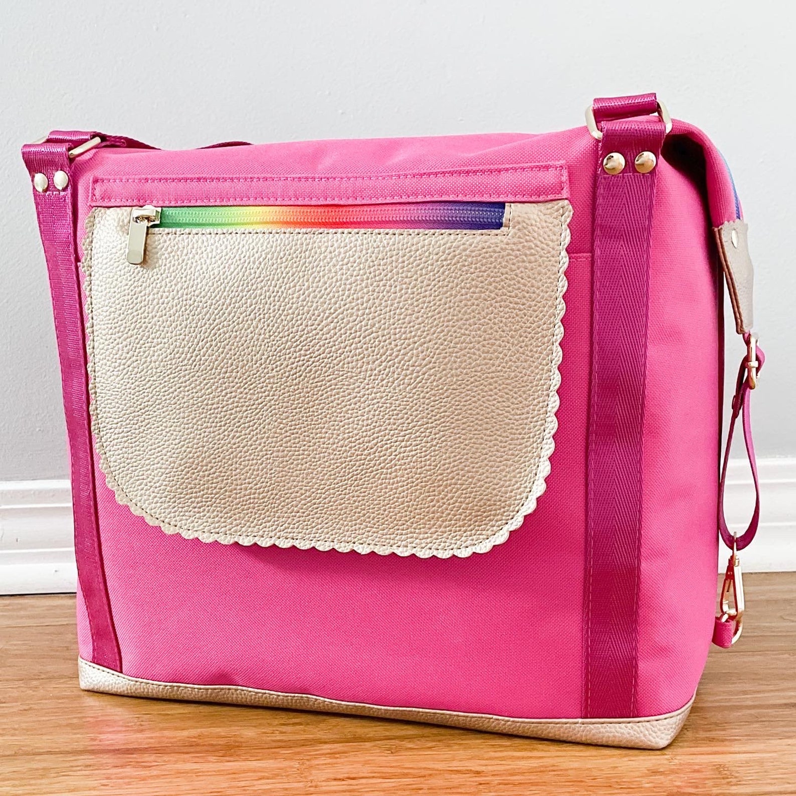 Off We Go Travel Bag | Sewing Pattern | Trolley Sleeve / 2 Zipper ...