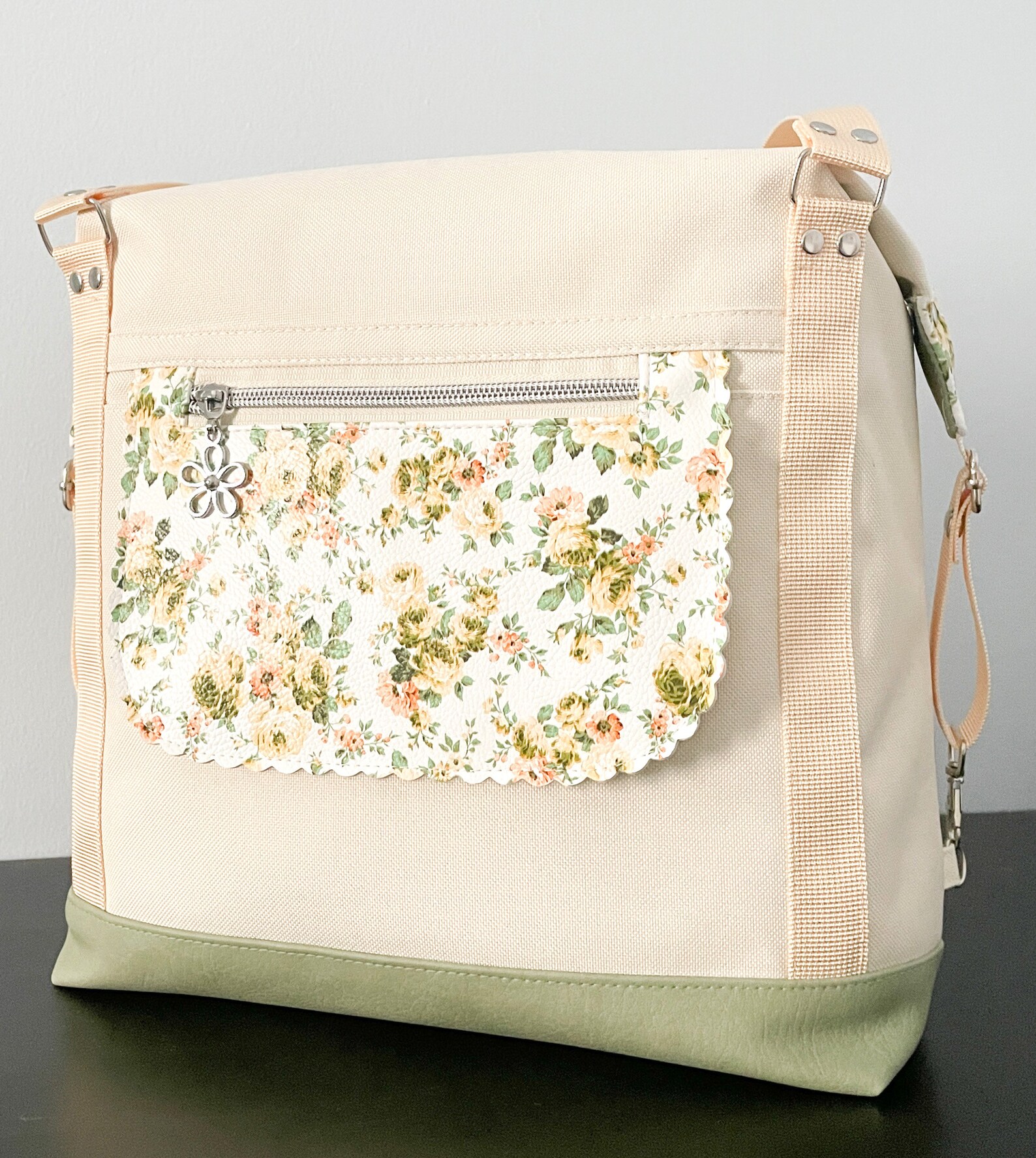 Off We Go Travel Bag | Sewing Pattern | Trolley Sleeve / 2 Zipper ...