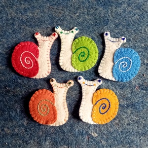 Rainbow Snails, Five Finger Puppets, Felt Animals, Felt Puppets - Etsy