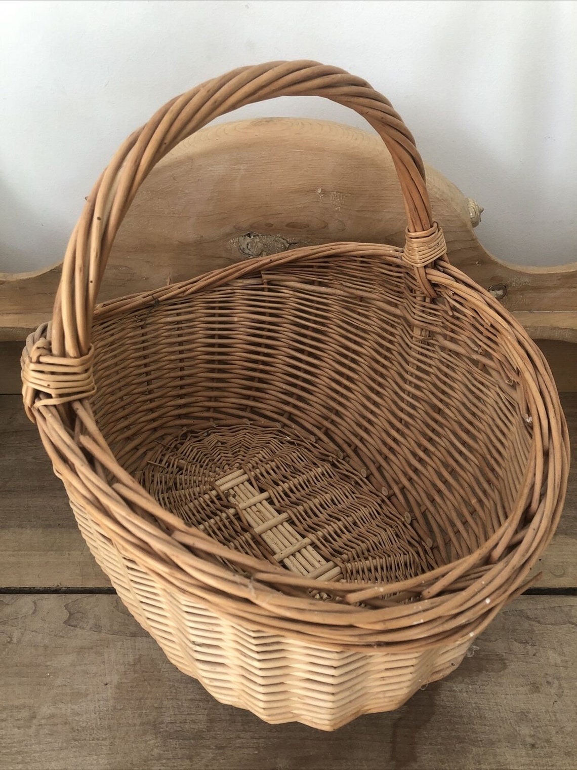 Vintage Rustic Medium Wicker Shopping Picnic Decorative Basket ...