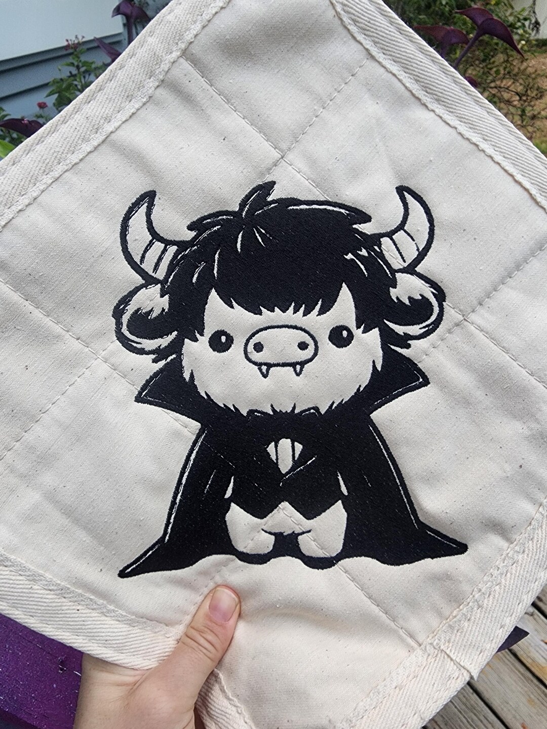 VAMPIRE HIGHLAND COW Oversized Potholder, Fashionably Twisted, Free ...