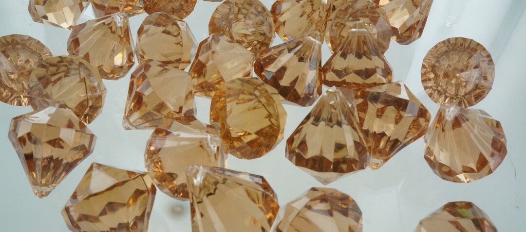 100 Brown Acrylic Diamonds, Vase Filler, Table Confetti (3/4