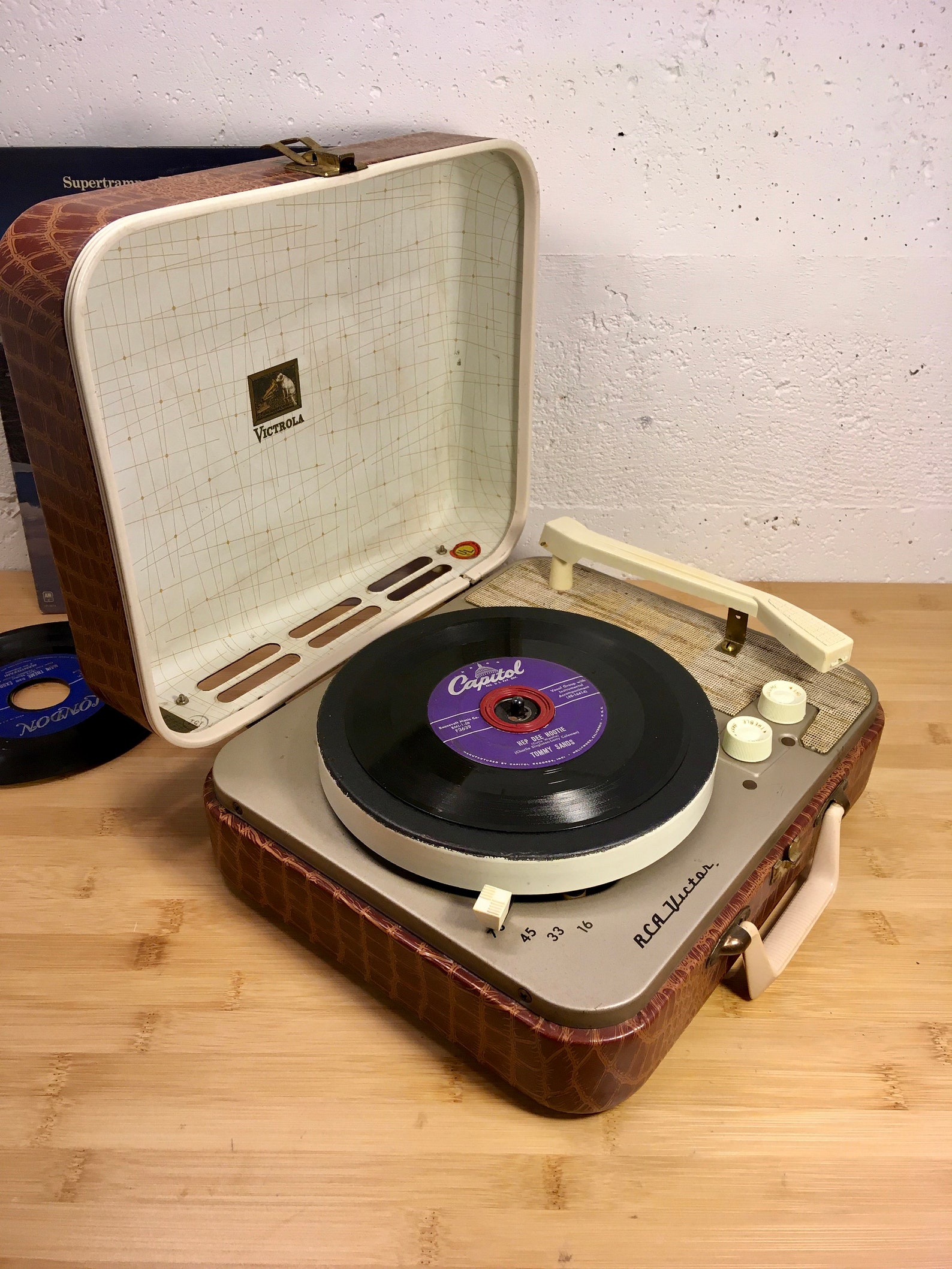 Restored 1950s RCA Portable Record PlayerBrown Alligator | Etsy