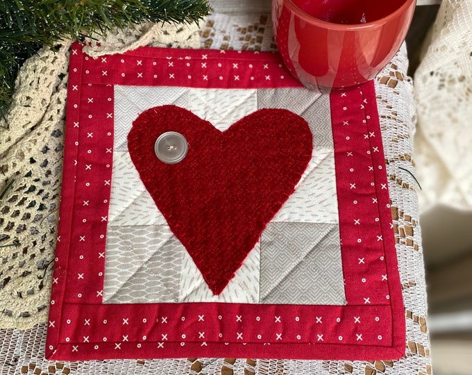 VALENTINE HEART Candle Mat - Table Decor - Handmade Mini Quilt - Red ...