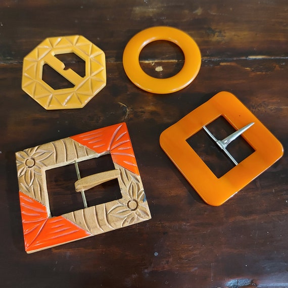 Vintage 1940s Bakelite Buckles and Ring (One Buckle I… - Gem