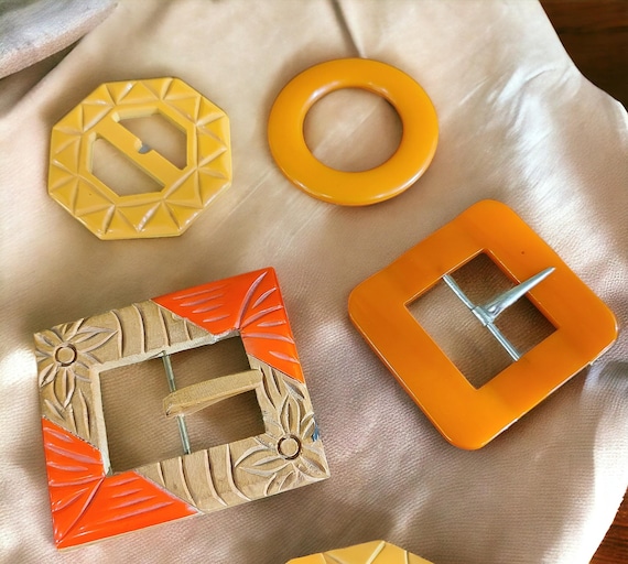 Vintage 1940s Bakelite Buckles and Ring (One Buckle I… - Gem