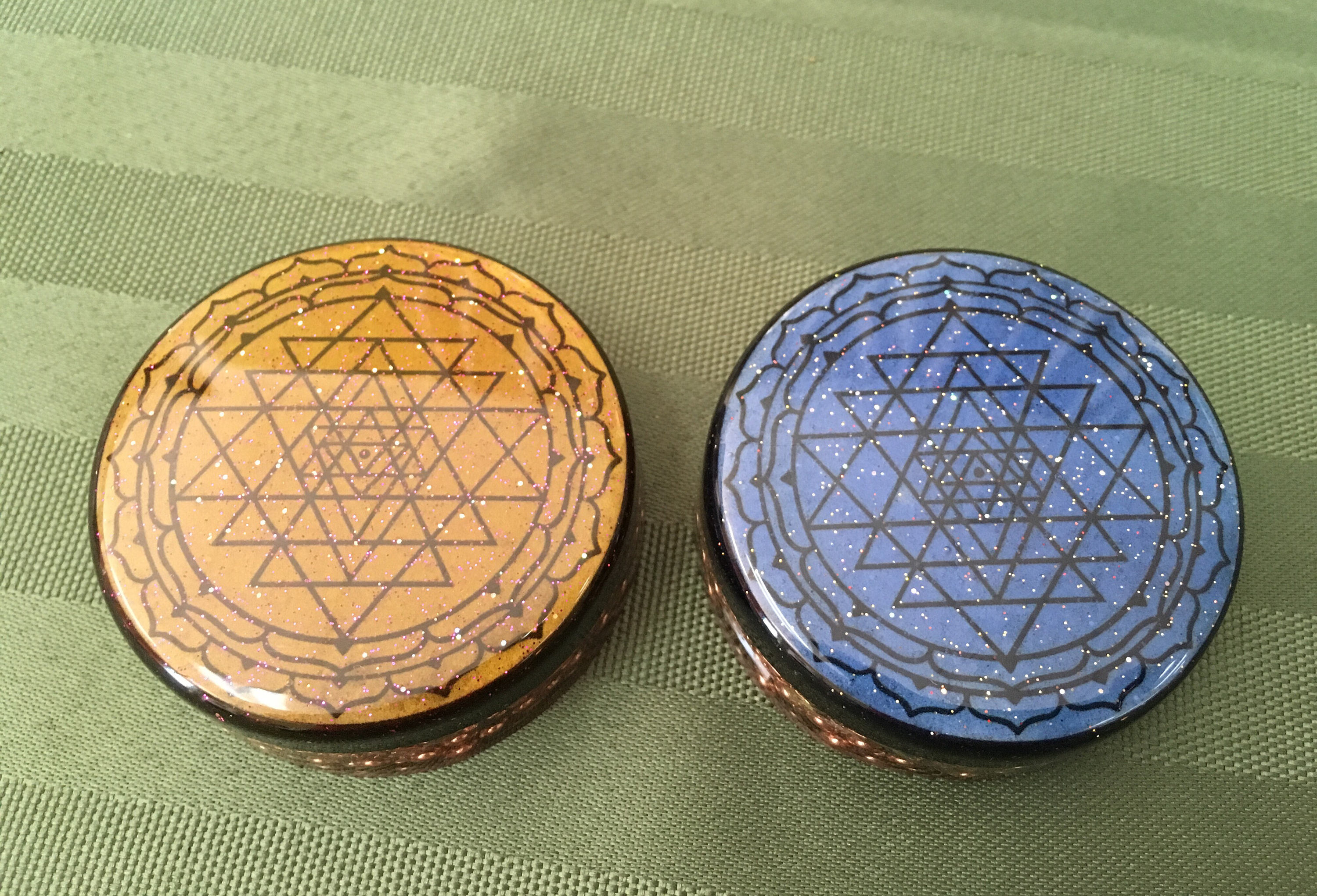 Holographic Sri Yantra tower buster with Shungite Peridot | Etsy