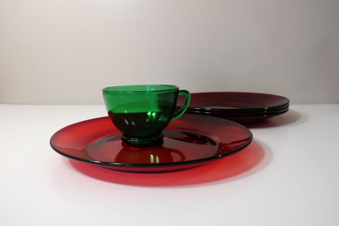 Vintage Ruby Red Arcoroc Glass 8 Lunch Plates Set of 4 - Etsy