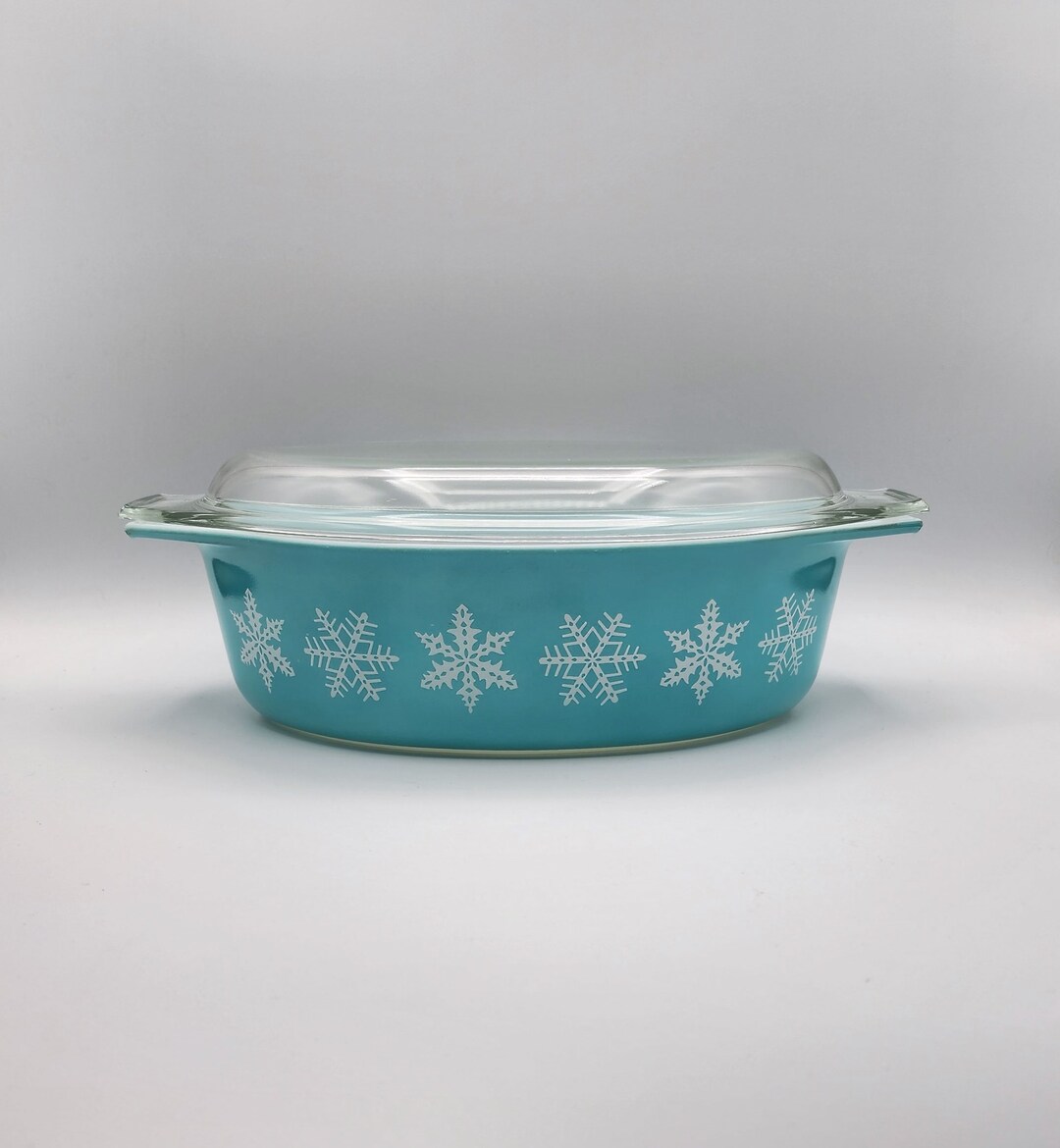 Vintage Pyrex Snowflake Winter White on Turquoise 045 Oval 2.5 Qt ...