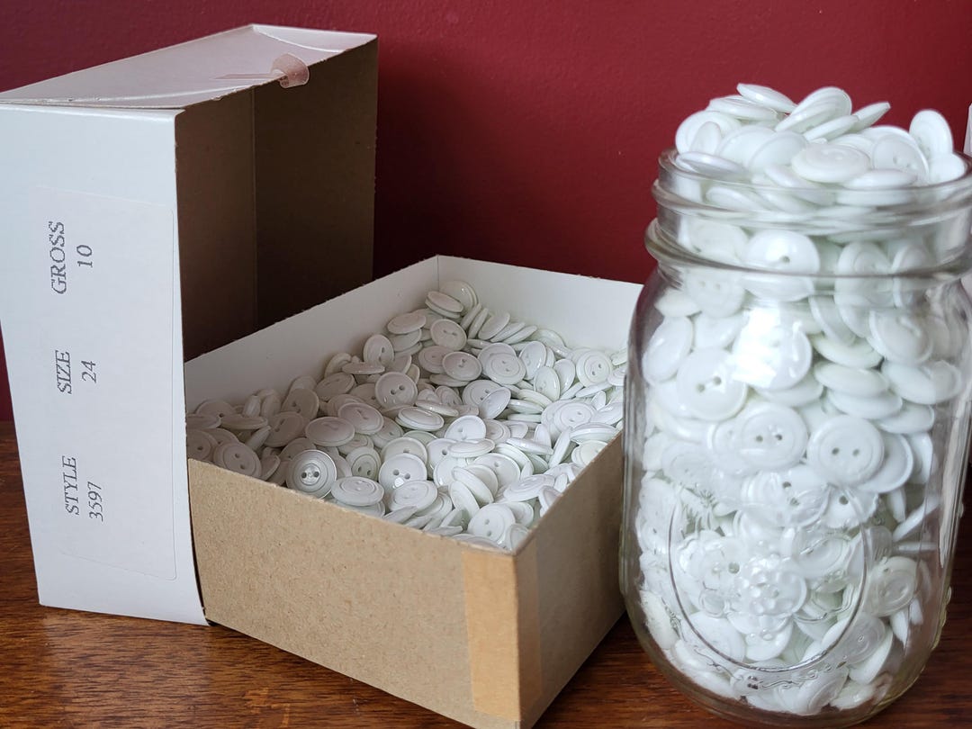Bulk White Buttons: Round 2-hole, 1440 Pieces (1.5cm) - Etsy