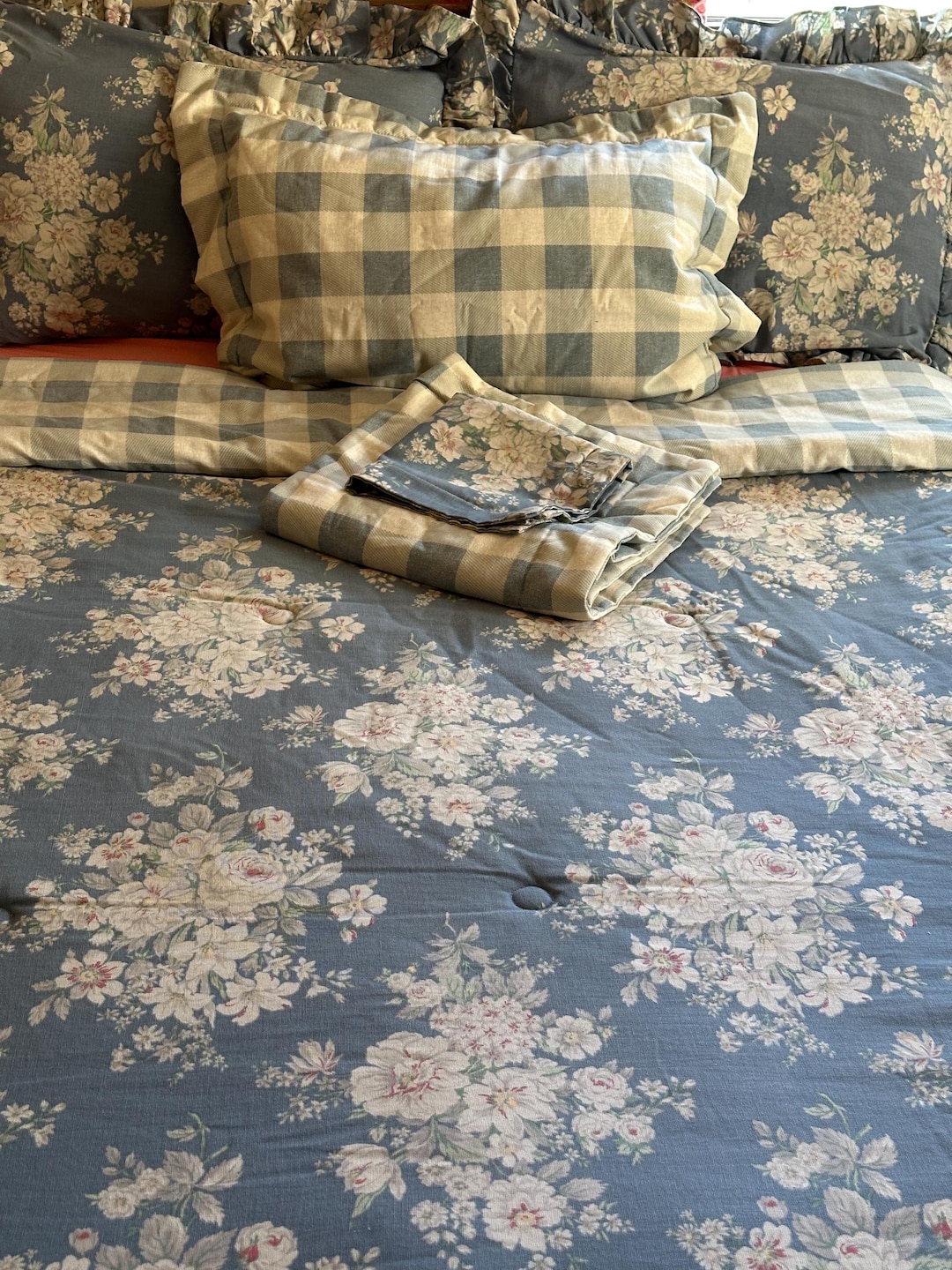 Vintage Cottagecore MARTEX Dusty Blue Floral Check Reversible Queen ...