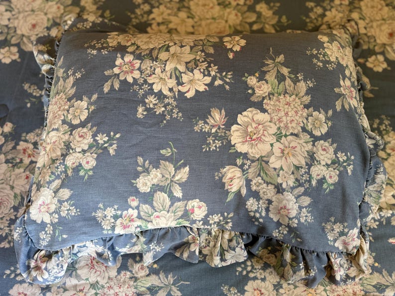 Vintage Cottagecore MARTEX Dusty Blue Floral Check Reversible Queen ...