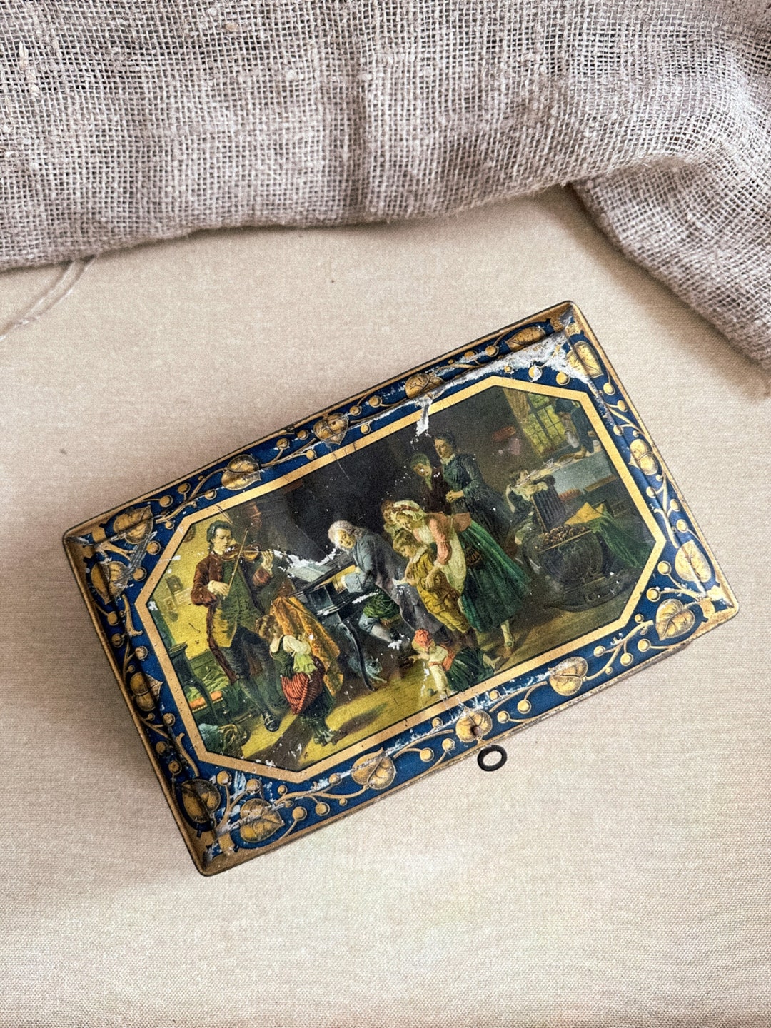 Rarity Collectibles Finds Antique Decorative Tin Box Mid-centuy Candy ...