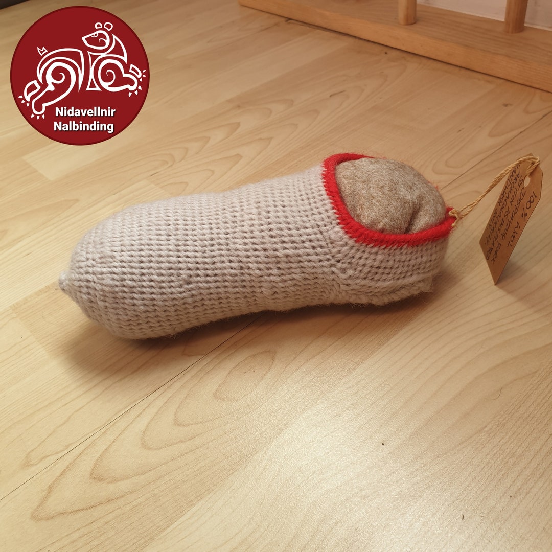 Nidavellnir Nalbinding. 100% Wool, Cream and Red, York Stitch, Viking ...