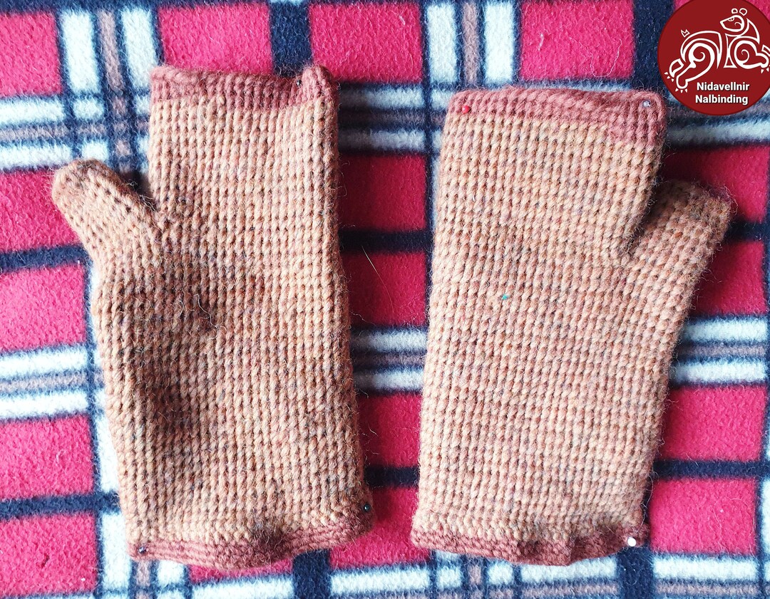 Nidavellnir Nalbinding. 100% Soft Wool Viking Fingerless Mittens in ...