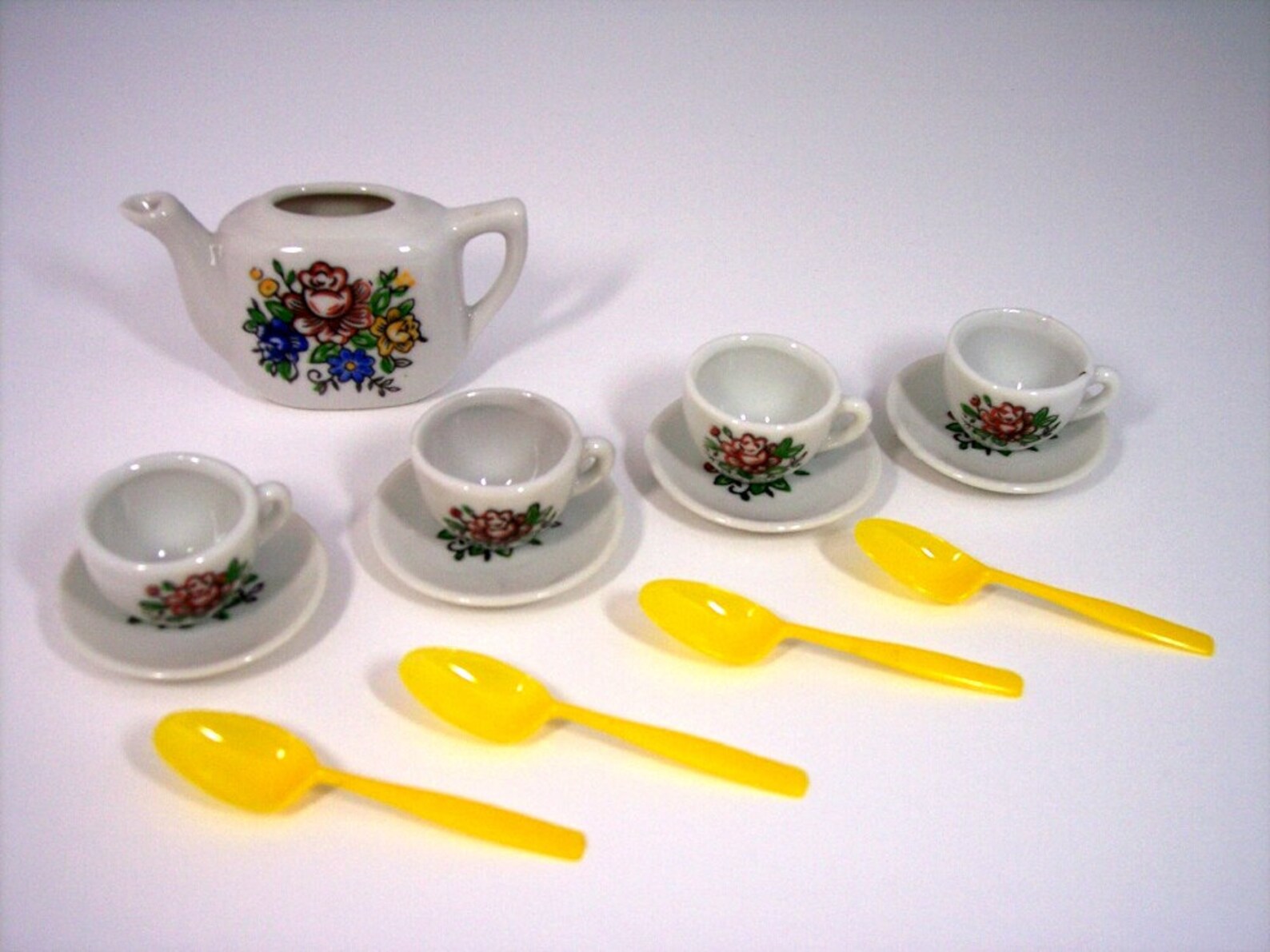 1970s Miniature China Tea Set by Chilton Toys, 13 Pc., Teapot, Cups ...