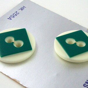 4 Plastic Buttons, Under 7/8" Dia., 22 Mm, Size 34, 2 Hole, Washable ...