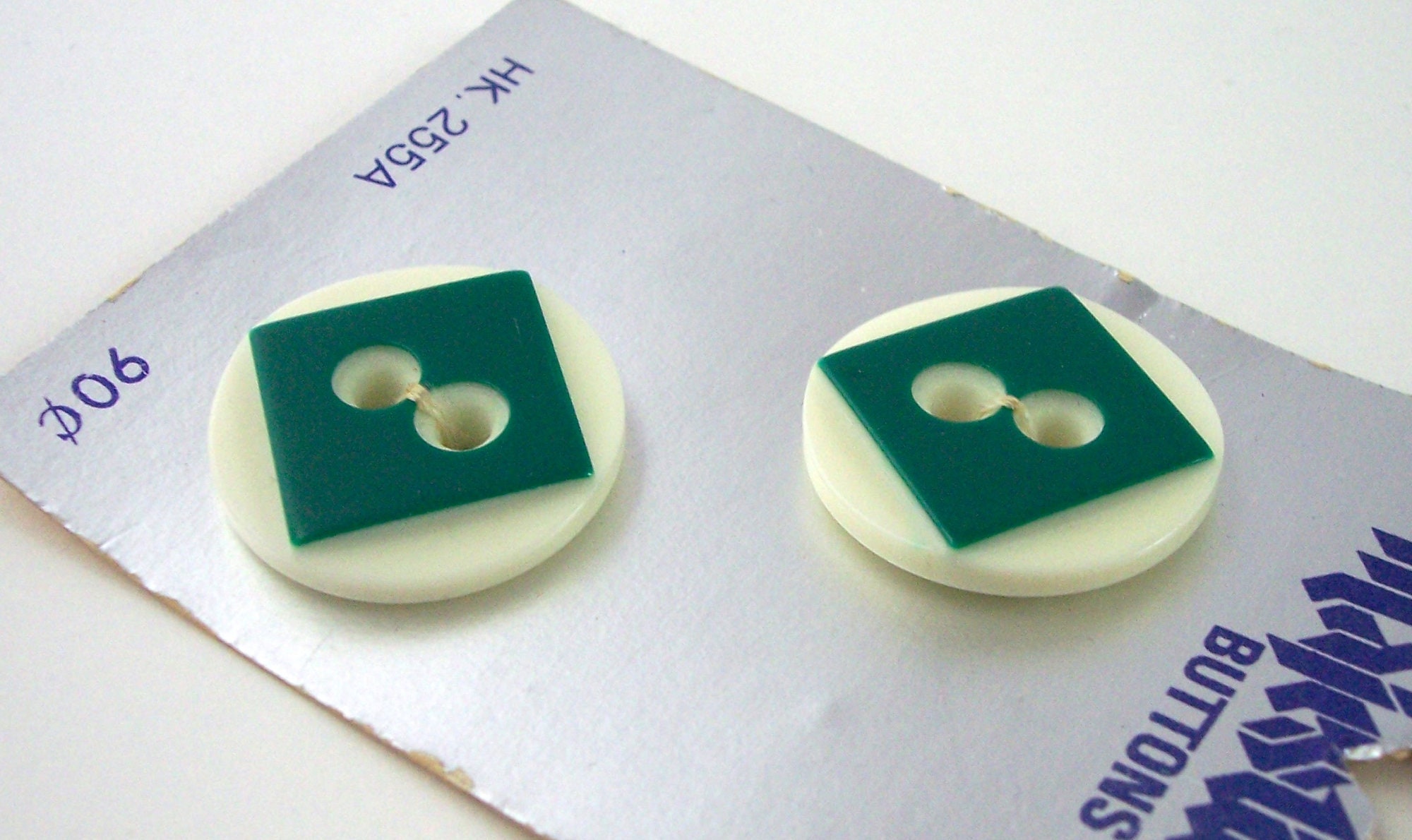 4 Plastic Buttons, Under 7/8" Dia., 22 Mm, Size 34, 2 Hole, Washable ...