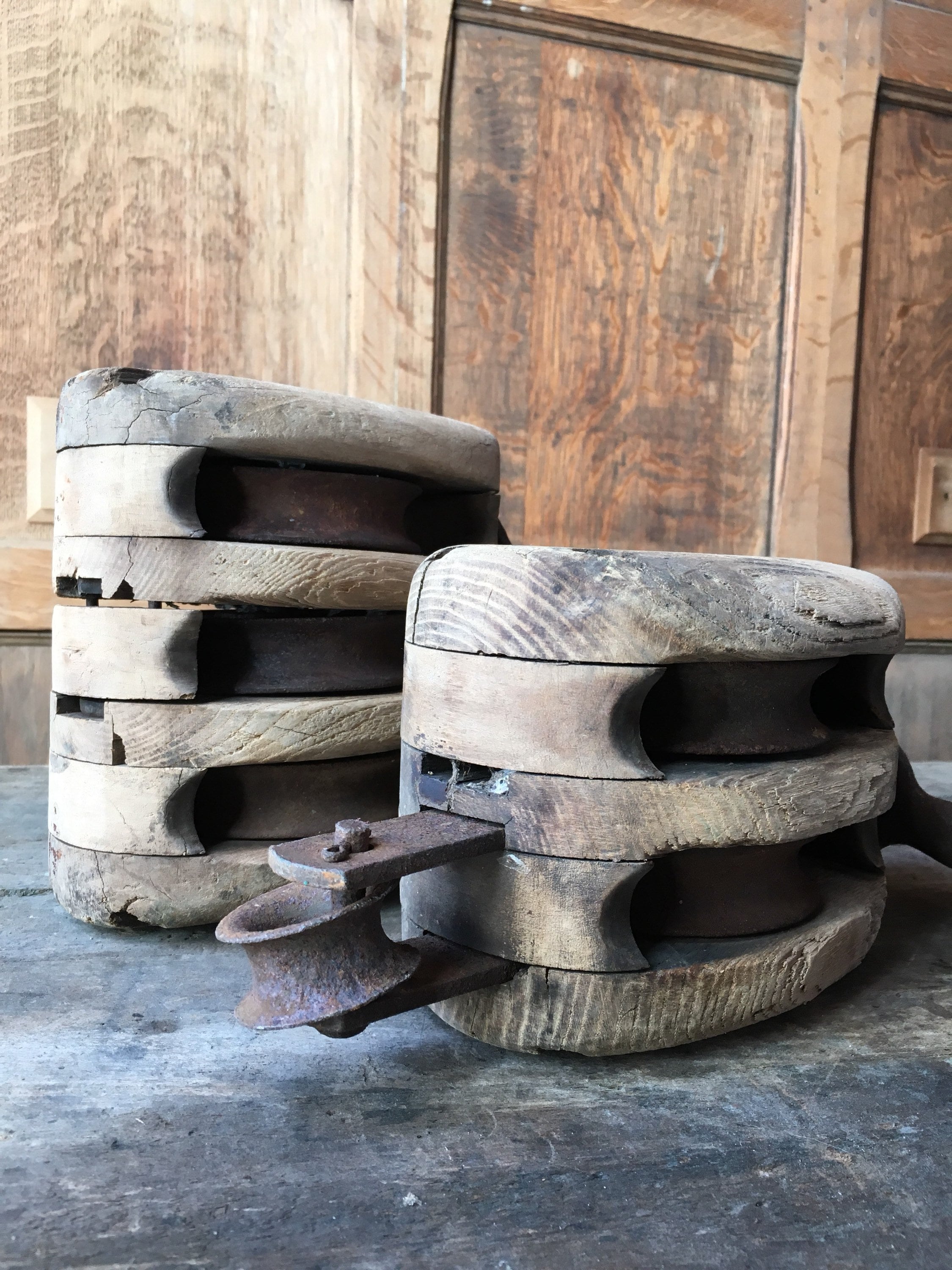 Using Wooden Pulleys Antique Decorating