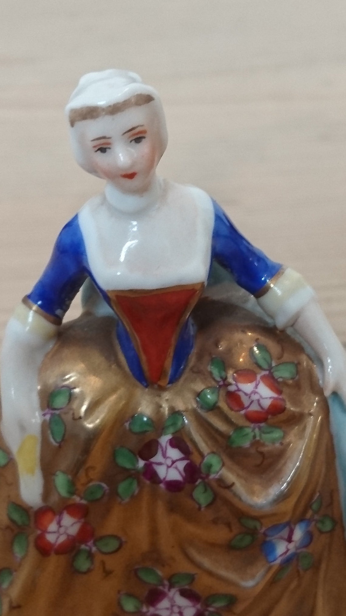Small Antique Figure of a Lady Chelsea Porcelain Red Anchor - Etsy