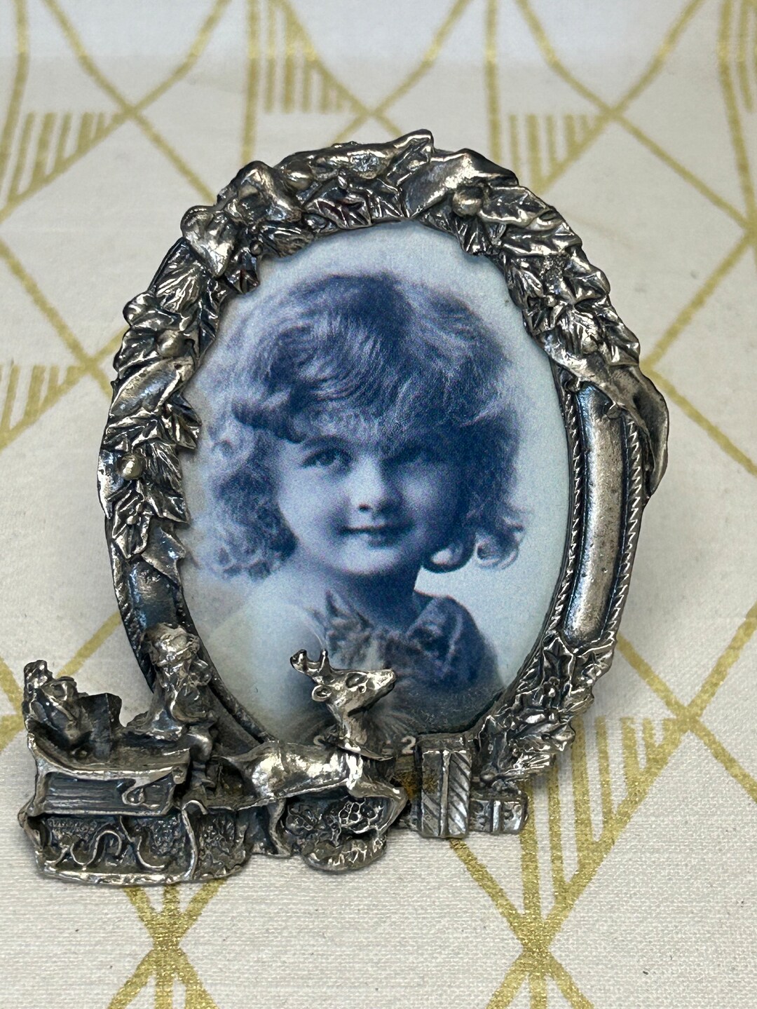 Vintage 2x3 Oval Pewter Finish Photo Frame Santa and Deer Christmas ...