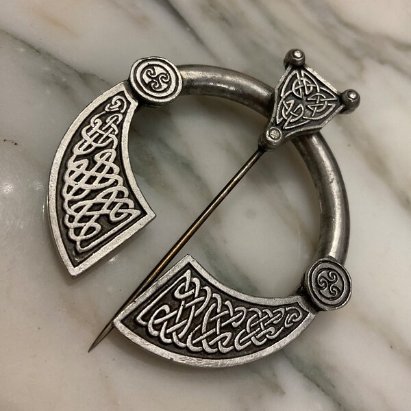 Penannular Brooch - Etsy