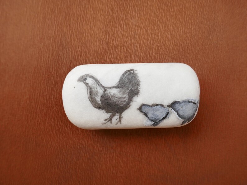 Painted Stone, Chicken and Chicks on Beach Stone, Paperweight - Etsy