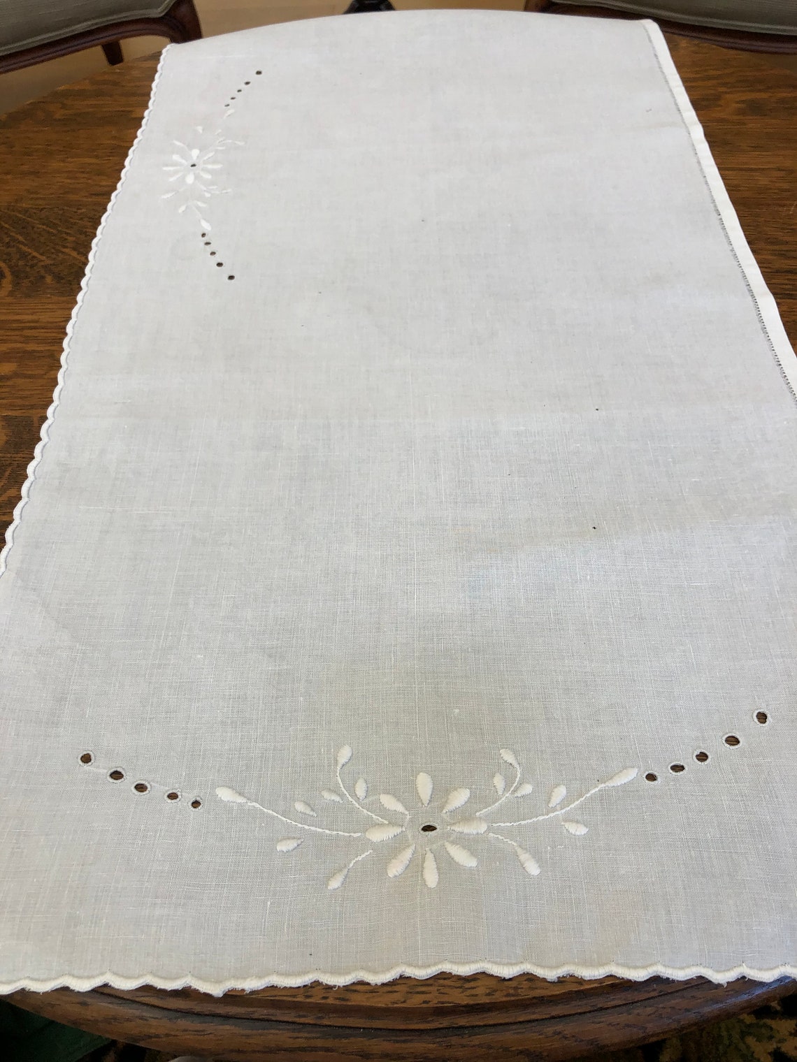 Vintage Linens, Floral Embroidered Table Runner, Cottage Style, Country ...