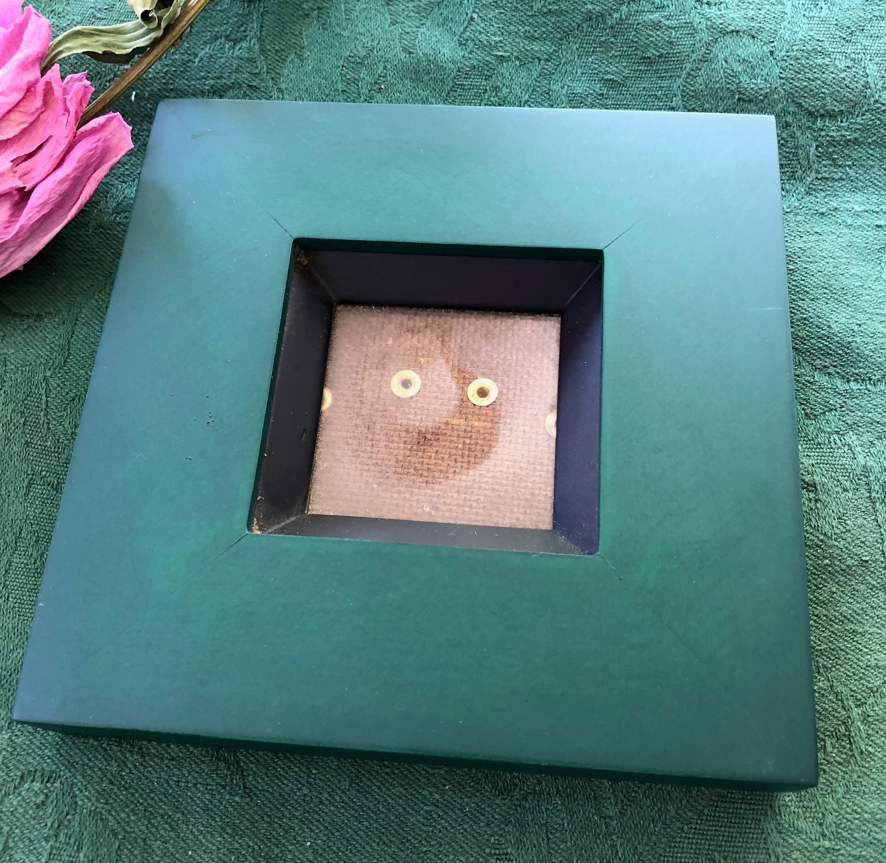 Vintage Green Wide Square Picture Frame, Black Accent Color, Vintage ...