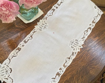 Vintage Linens Floral Embroidered Table Runner Cottage | Etsy