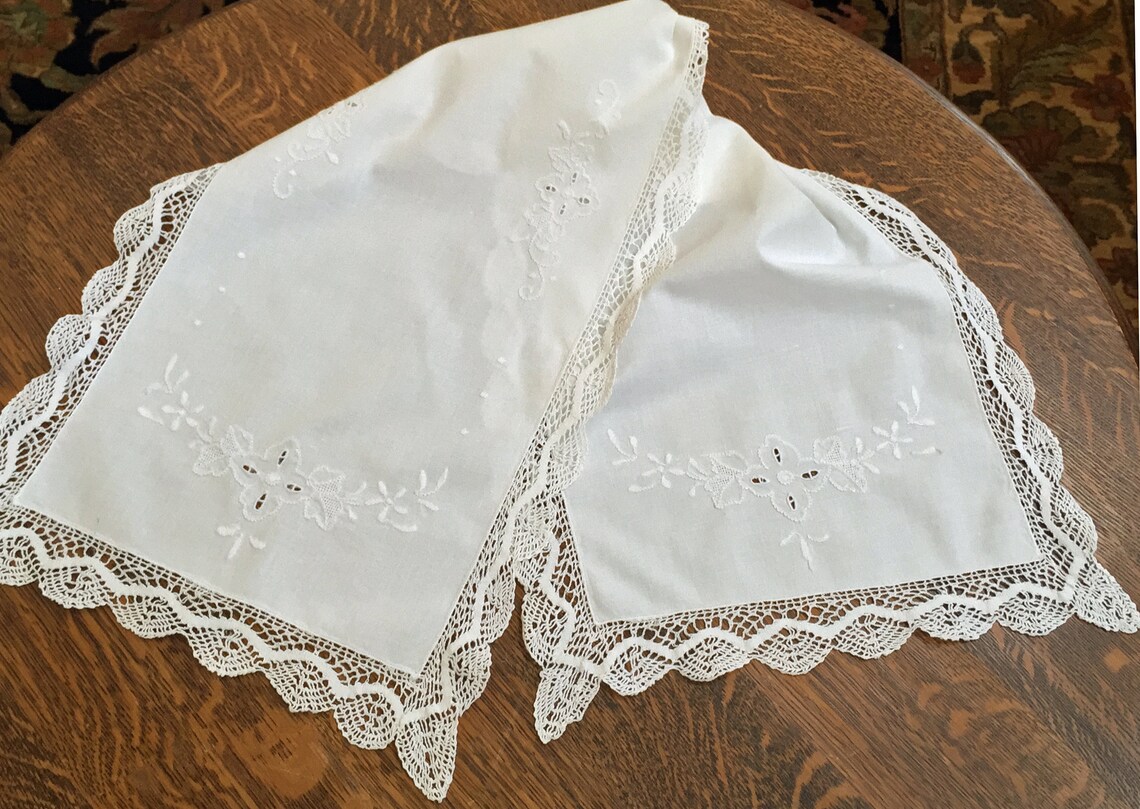 Vintage Table Runner 1 1/2 Inch Crochet Lace Border Dresser - Etsy