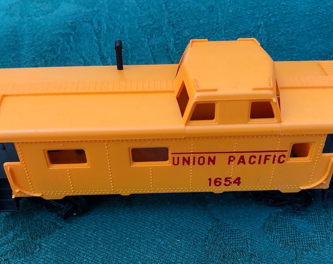 Vintage Tyco Ho Scale Railroad Car, Caboose, Union Pacific, Collectible ...