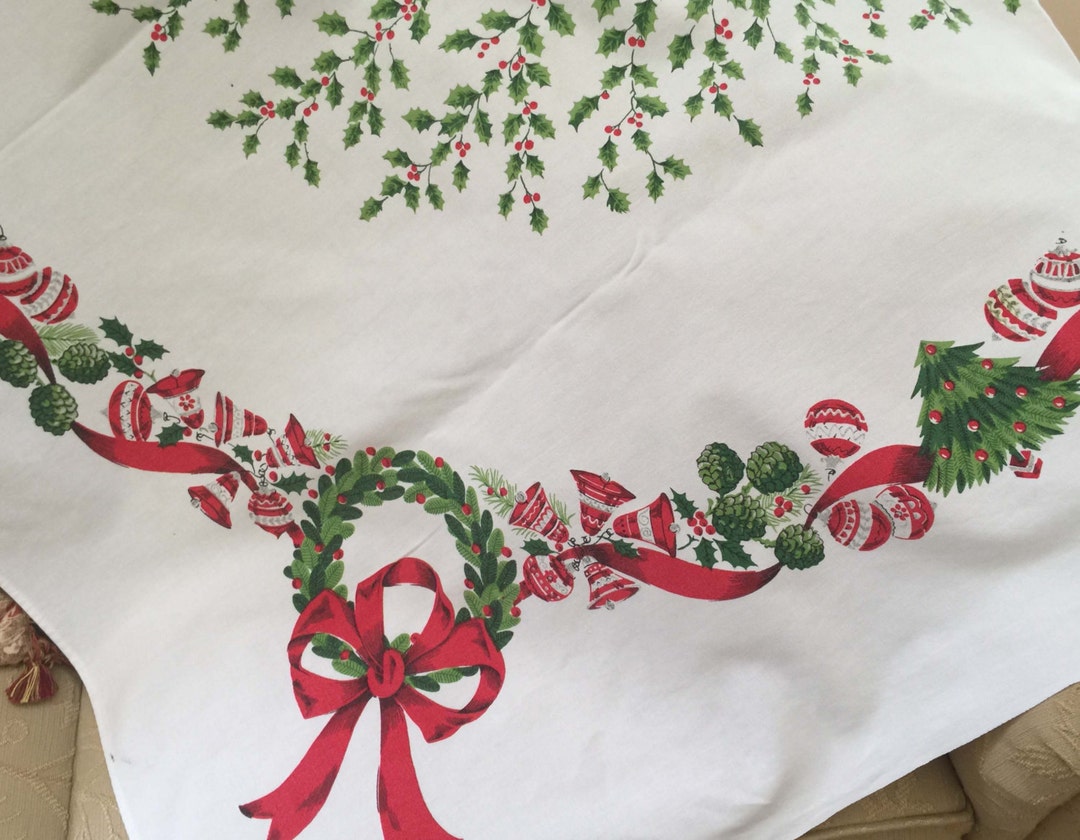 Vintage Holiday Print Tablecloth, Poinsettias, Holly, Cottage Style ...