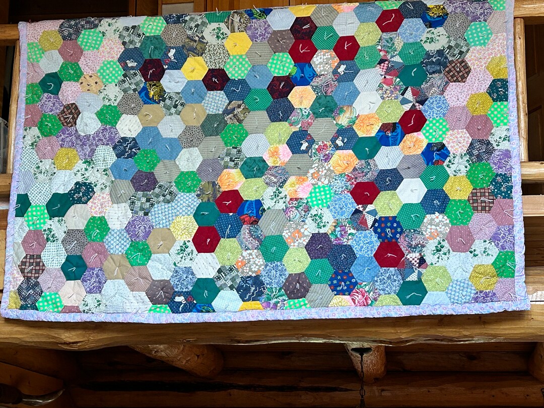 Hexagon Handmade Quilt - Hand Tied, Feedsack Fabrics - Etsy