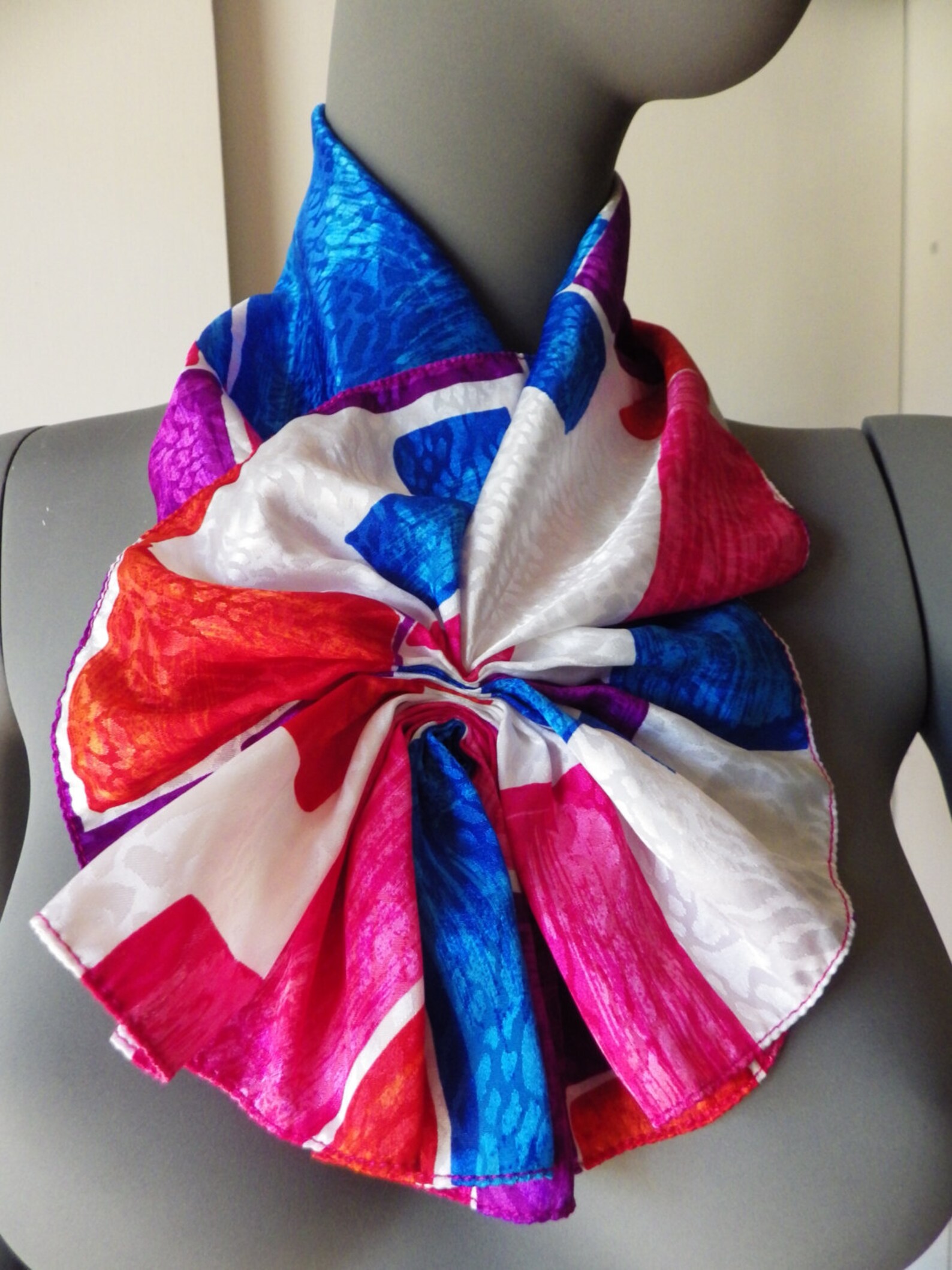 1980s Vintage Scarf by VIKKI Scarf Bow Ruffle Hook and Loop Closure - Etsy