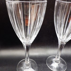 Two (2) SASAKI CRYSTAL / Caren Pattern/ Vertical Cuts/ Wine Glass - Etsy